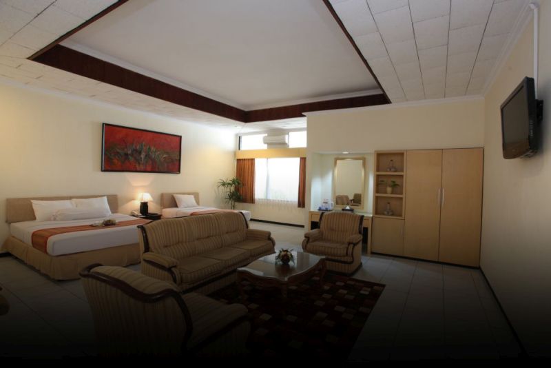 ugmclub.com: Gadjah Mada University Club (UC)